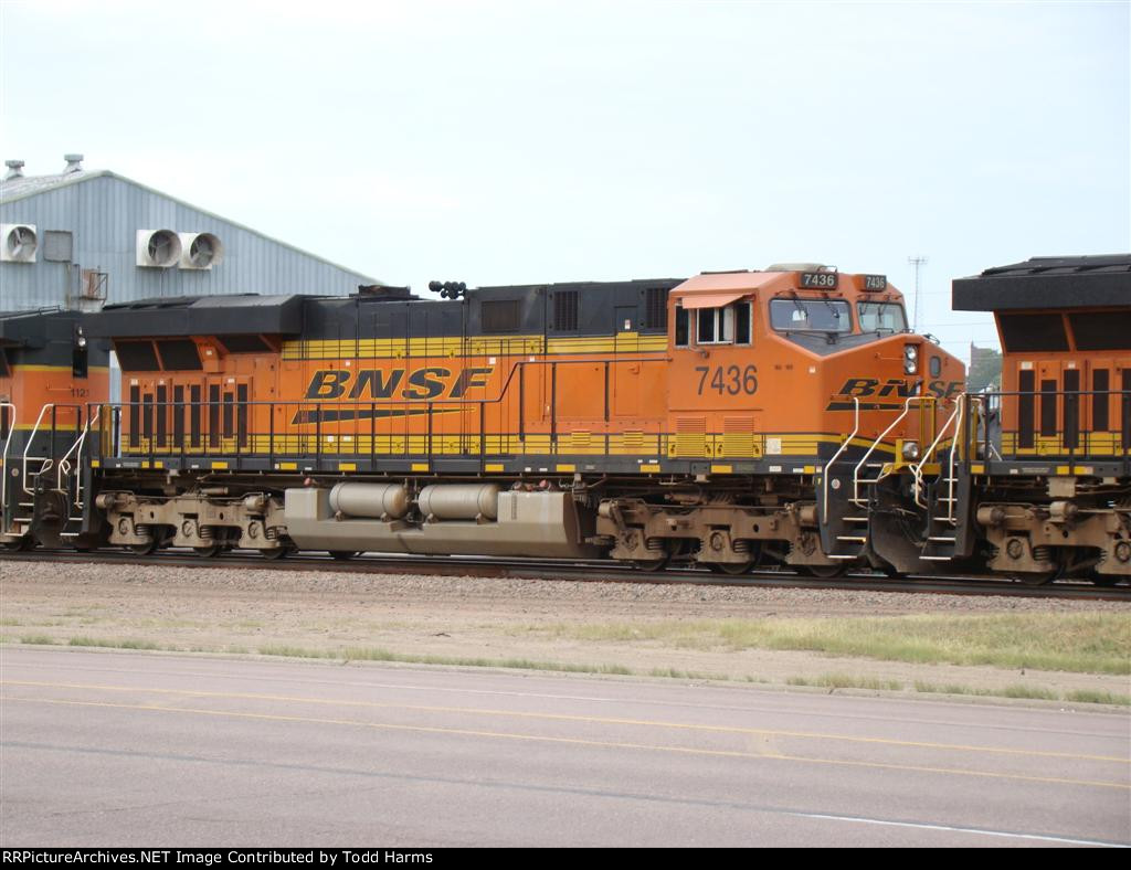 BNSF 7436